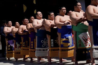 Luchadores de sumo muestran su lado más distendido en un festival en ...